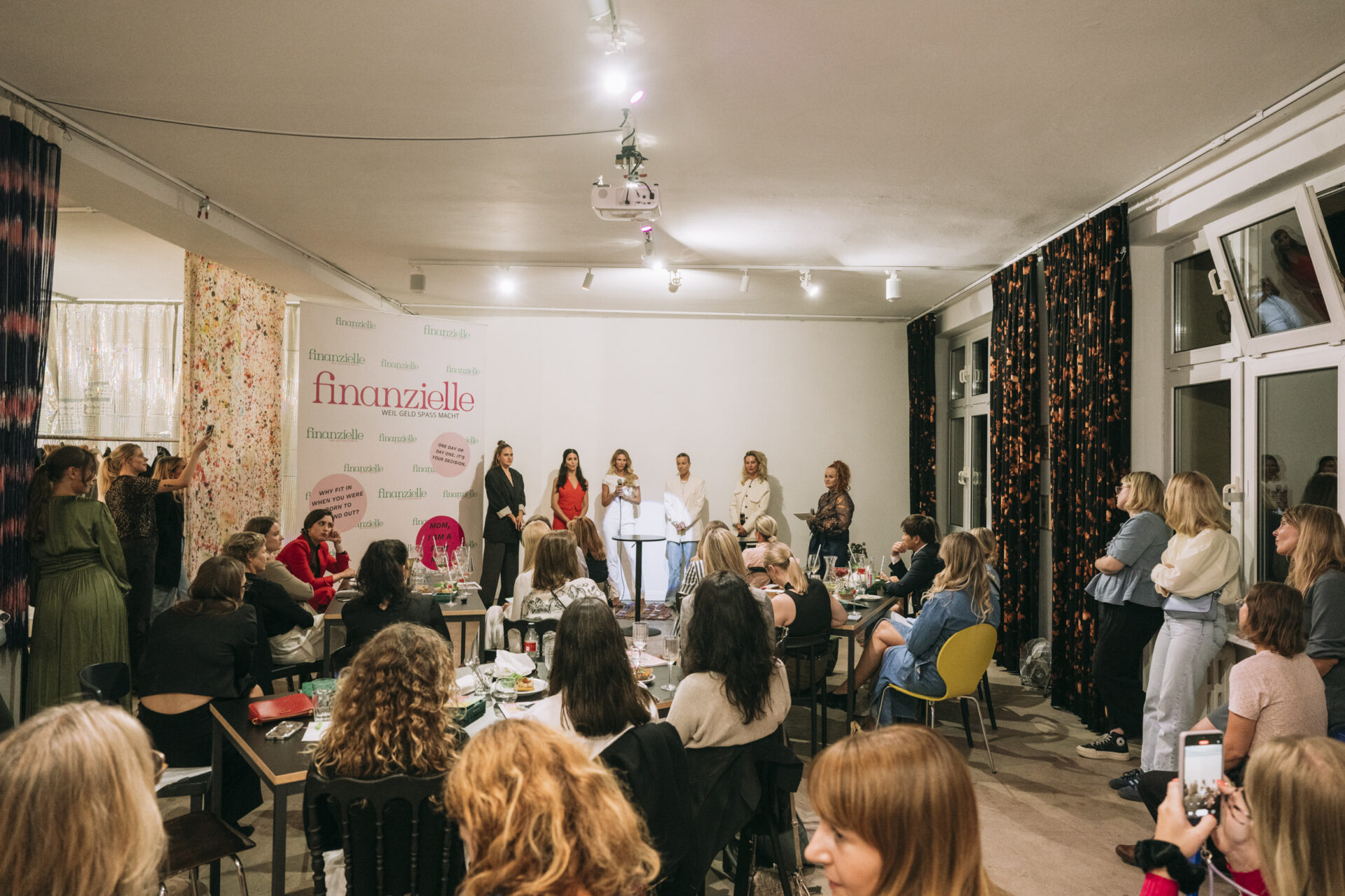 finanzielle Female Finance Dinner Health & Wealth - Panel Moderation